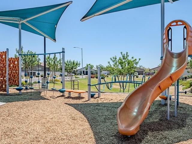 Sunset Point 4 Bedroom Apartment for Rent at 4418 S 69th Ave, Phoenix, AZ 85043