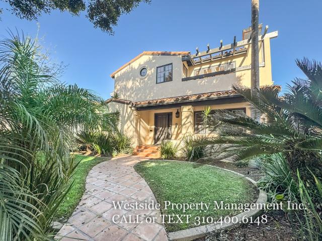 Sunset Park Neighborhood 6BD/6BA W/Private Backyard