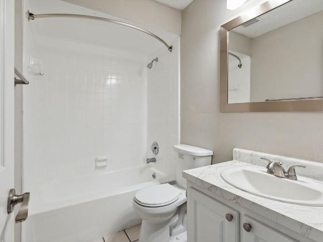 Sunset Place 1 Bedroom Apartment for Rent at 5953 Curry Ford Rd, Orlando, FL 32822 Engelwood Park