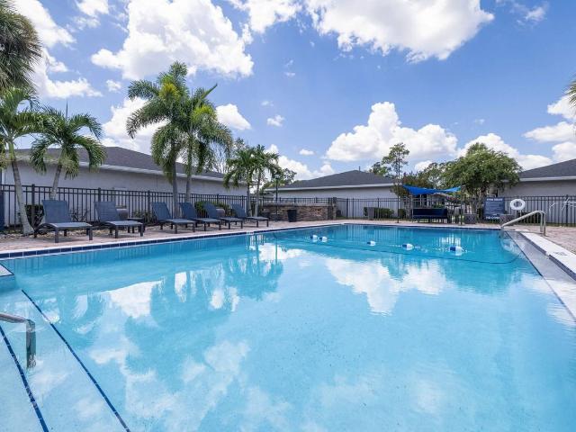 Sunset Place 1 Bedroom Apartment for Rent at 5953 Curry Ford Rd, Orlando, FL 32822 Engelwood Park