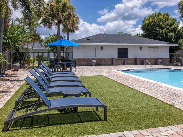 Sunset Place 1 Bedroom Apartment for Rent at 5953 Curry Ford Rd, Orlando, FL 32822 Engelwood Park