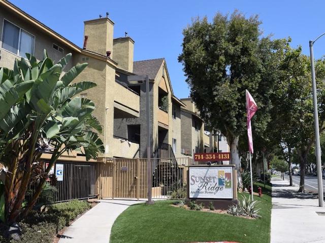 Sunset Ridge 1 Bedroom Apartment for Rent at 1314 N Harbor Blvd, Santa Ana, CA 92703 Harbor Boulevard