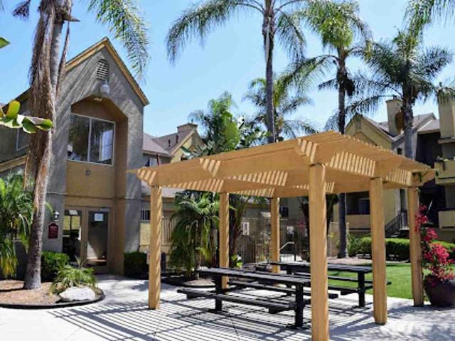 Sunset Ridge 2 Bedroom Apartment for Rent at 1314 N Harbor Blvd, Santa Ana, CA 92703 Harbor Boulevard