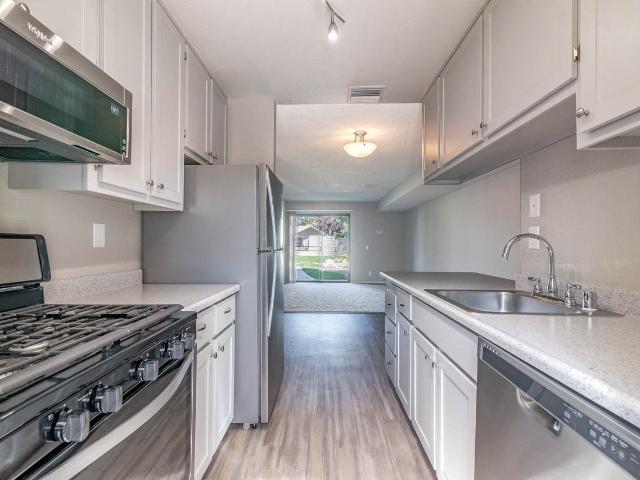 Sunset Ridge Apartments 2 Bedroom Apartment for Rent at 43436 16th St W, Lancaster, CA 93534