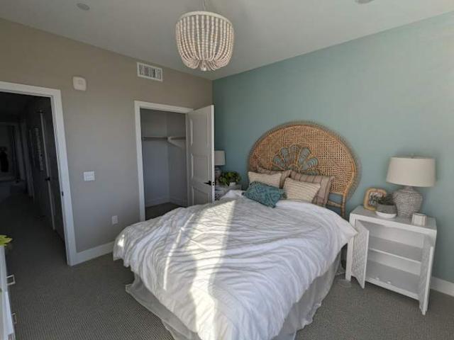 ✨ Sunset View Penthouse Condo 1 room available