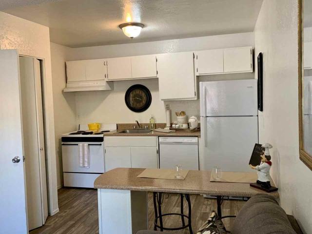 Sunset Vista Apartments 1 Bedroom Apartment for Rent at 5909 E Golf Links Rd, Tucson, AZ 85711 Corbett