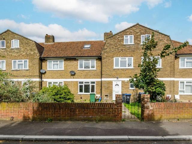 Sunshine Way, Mitcham CR4, 4 bed houseboat to rent, £4,550 pcm | PrimeLocation