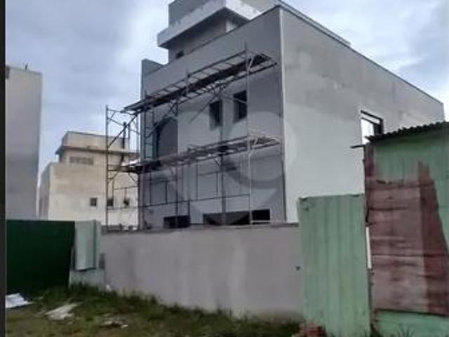 “Sua casa já não combina com você? Descubra o sobrado ideal para recomeçar.”
