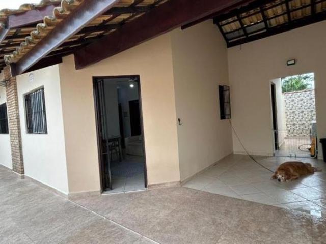 Sua casa na praia somente a 300 metros do mar