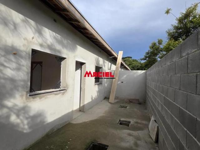 Sua Casa Própria no Villagio Brambila IV em São José dos Campos com Quintal Privativo e Condições Fa