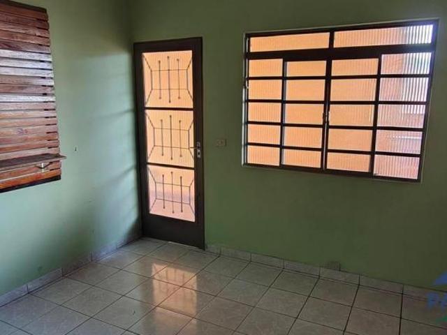Sua Casa Própria em Paraisópolis: Espaço, Garagem e Oportunidade!