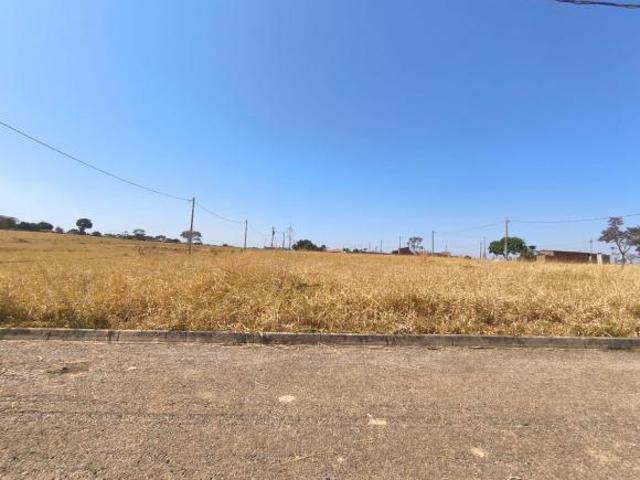 Sua chance de construir o lar dos sonhos em Aragoiânia! Terreno com 200m² Lote à Venda, 200.00 por