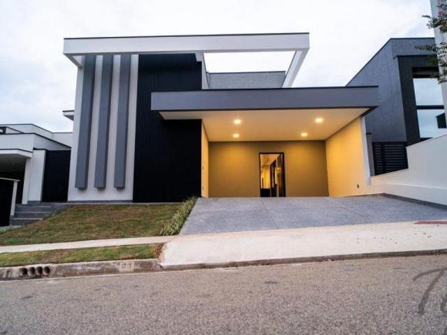 Sua Nova Casa de Luxo Espera por Você no Condominio Chacaea Ondina