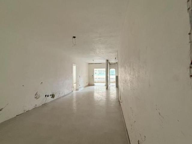 Sua Vida Vista da Sacada Gourmet — A 160m do Mar!