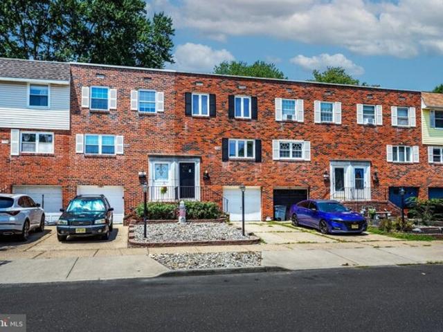 Suburban Ter, Stratford, Home For Sale