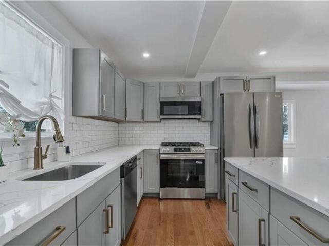 Suburban Pkwy, Warwick, Home For Sale