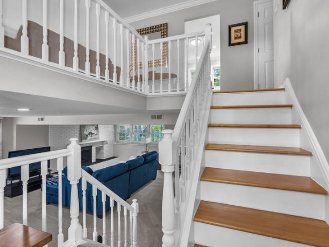 Suburban Private Suite Style