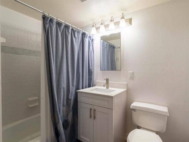 Sublease of a private room in 4x4