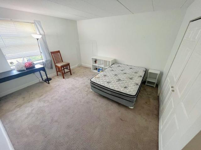 Subletting a secondary bedroom in the downtown
