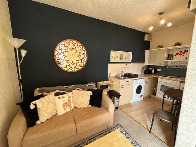 Sublet 1 Bedroom Flat in Leith