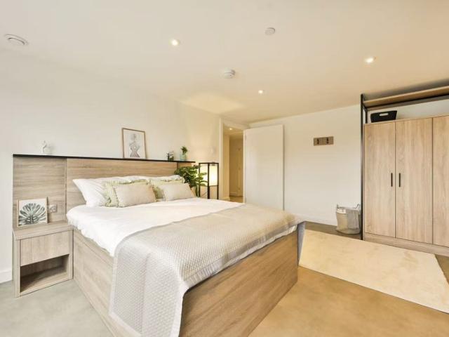 Sublet available in SE8, London