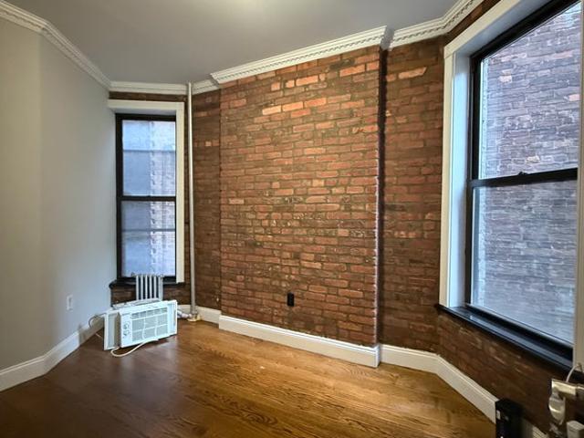 SUBLET, BEDROOM IN 4BED/2BATH Off CentralParkWest!