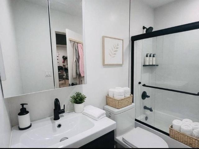 Sublet in DTLA steps to Echo Park