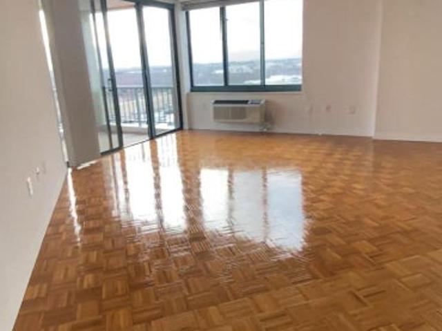 Sublet: Large room with attached bath $2000