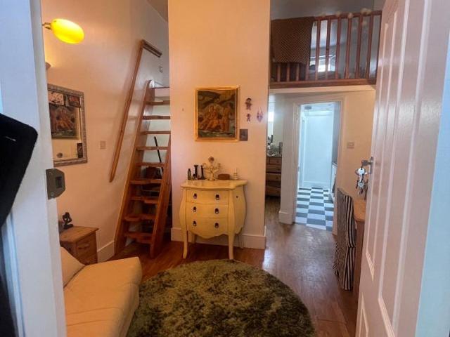 Sublet studio apartment Camden