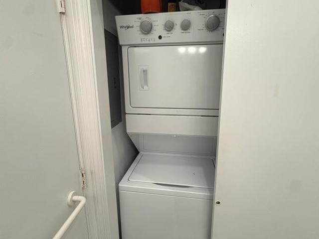 Sublet/Roommate Swap: Bedroom in Lakeview East