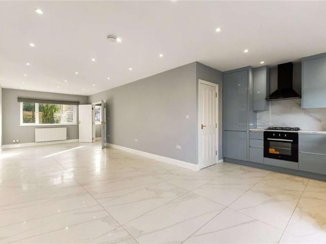 Substantial and versatile eight bedroom detached family home finished to a high standard throughout