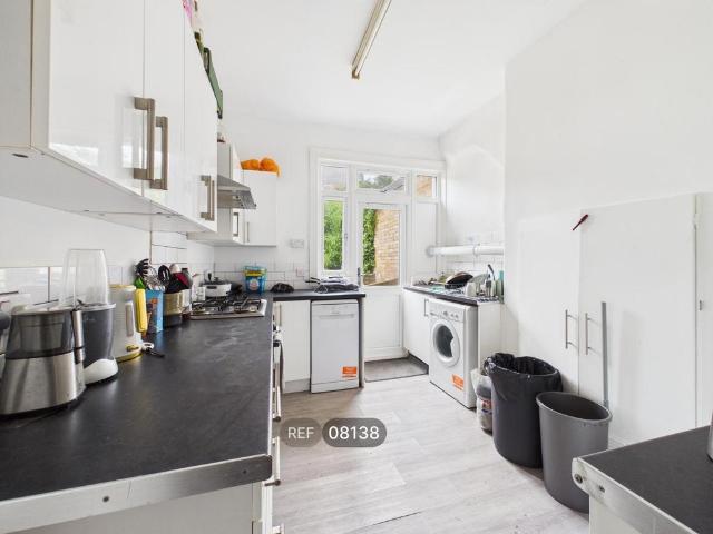 Sudbourne Road, London, SW2 5AF 4 bed terraced house to rent £4,500 pcm £1,038 pw