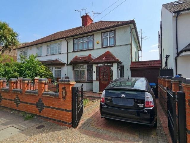 Sudbury Avenue, Wembley HA0, 3 bed property to rent, £3,000 pcm | PrimeLocation