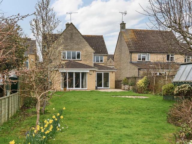 Sudeley Drive, South Cerney 4 bed detached house to rent £2,175 pcm £502 pw