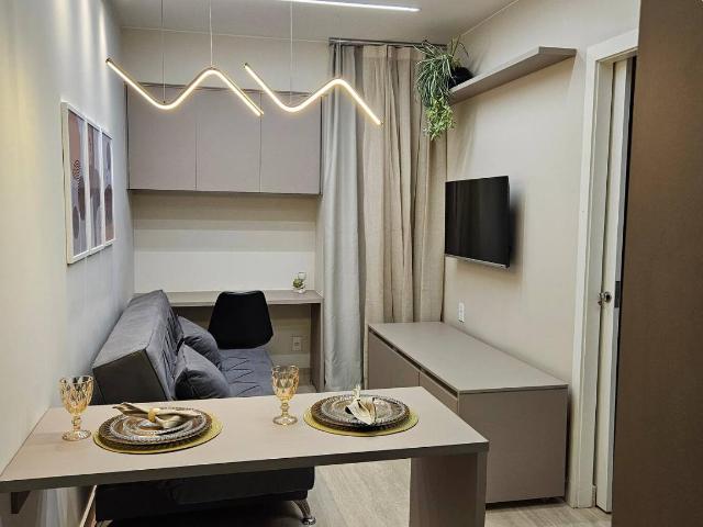 Sudoeste: 1 Quarto Lindo, 100% Mobiliado e Completo + Vaga Coberta!