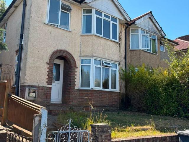 Suffield Road, High Wycombe HP11, 4 bed semi detached house to rent, £1,995 pcm | PrimeLocation