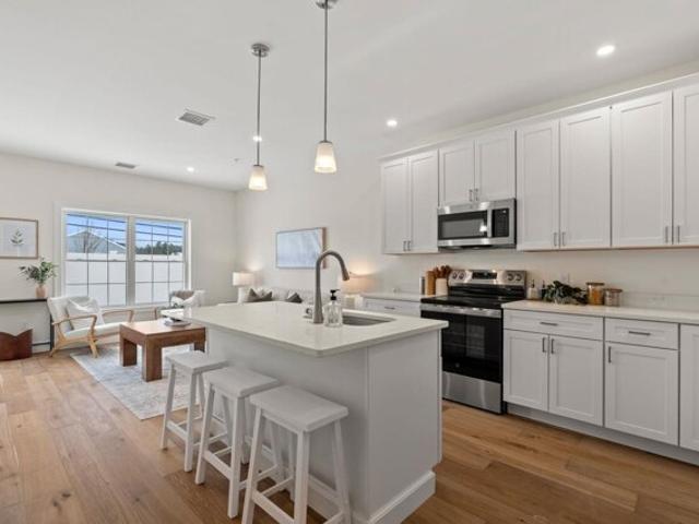 Suffolk Dr Apt,concord, Condo For Sale