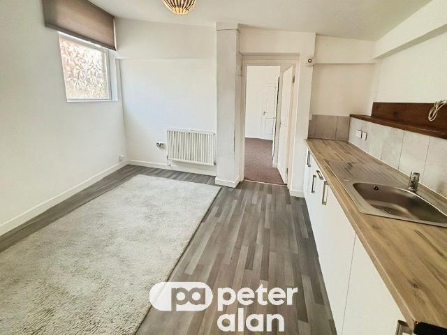 Suffolk Place, Porthcawl CF36, 1 bed flat to rent, £800 pcm | PrimeLocation