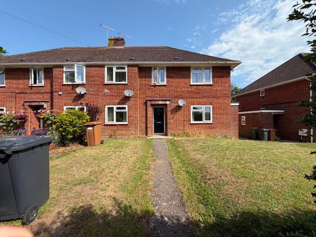 Suffolk Road, Andover SP10, 2 bed flat to rent, £1,300 pcm | PrimeLocation