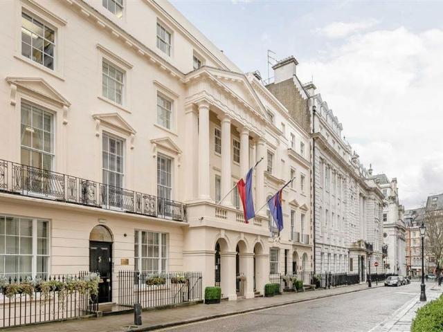 Suffolk Street, London SW1Y 3 bed flat to rent £7,198 pcm £1,661 pw