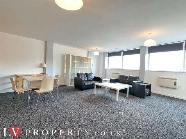 Suffolk Street Queensway, Birmingham. 2 bed apartment to rent £1,050 pcm £242 pw