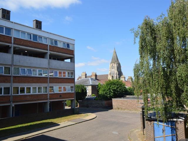 Suffolk Square, Norwich NR2, 2 bed flat to rent, £1,050 pcm | PrimeLocation