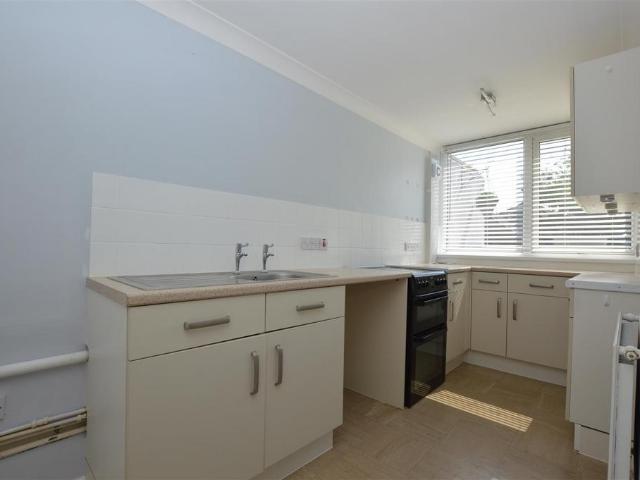 Suffolk Square, Norwich 2 bed flat to rent £1,050 pcm £242 pw