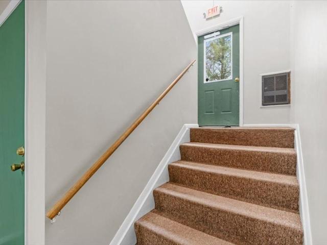 Sugar Pine Apartments 3 Bedroom Apartment for Rent at 2342 Aurelius Rd, Holt, MI 48842