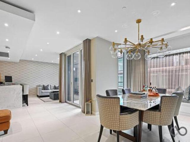 Sugar Quay, Water Lane, 2 Bedroom Apartment
