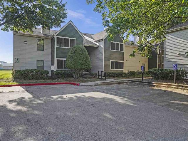 Sugarberry Apartments 1 Bedroom Apartment for Rent at 10902 E 61st St, Tulsa, OK 74133