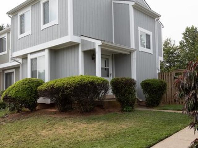 Sugarland Square Ct Unit 15, Sterling, VA 20164