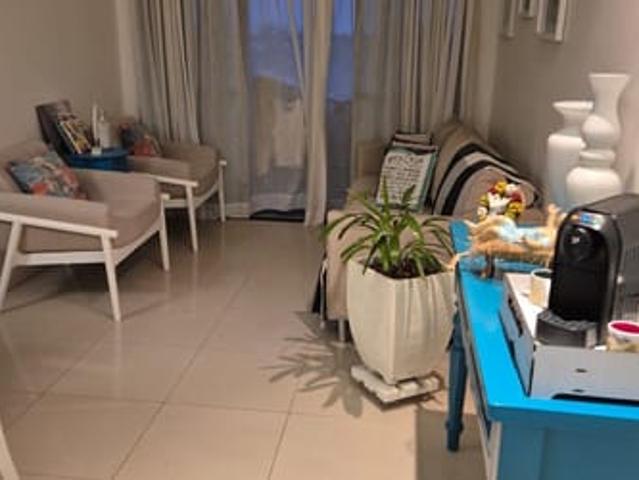 Suíte Confortável em Excelente Localização no Costa Azul