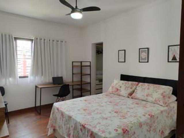 Suite decorada em Apartamento com Infraestrutura