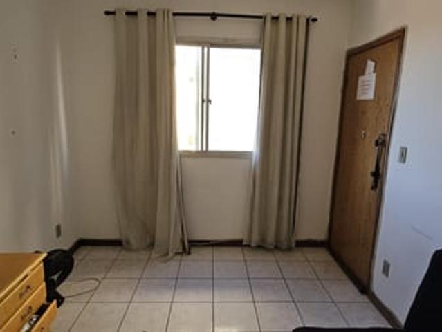 Suíte em apartamento dividido